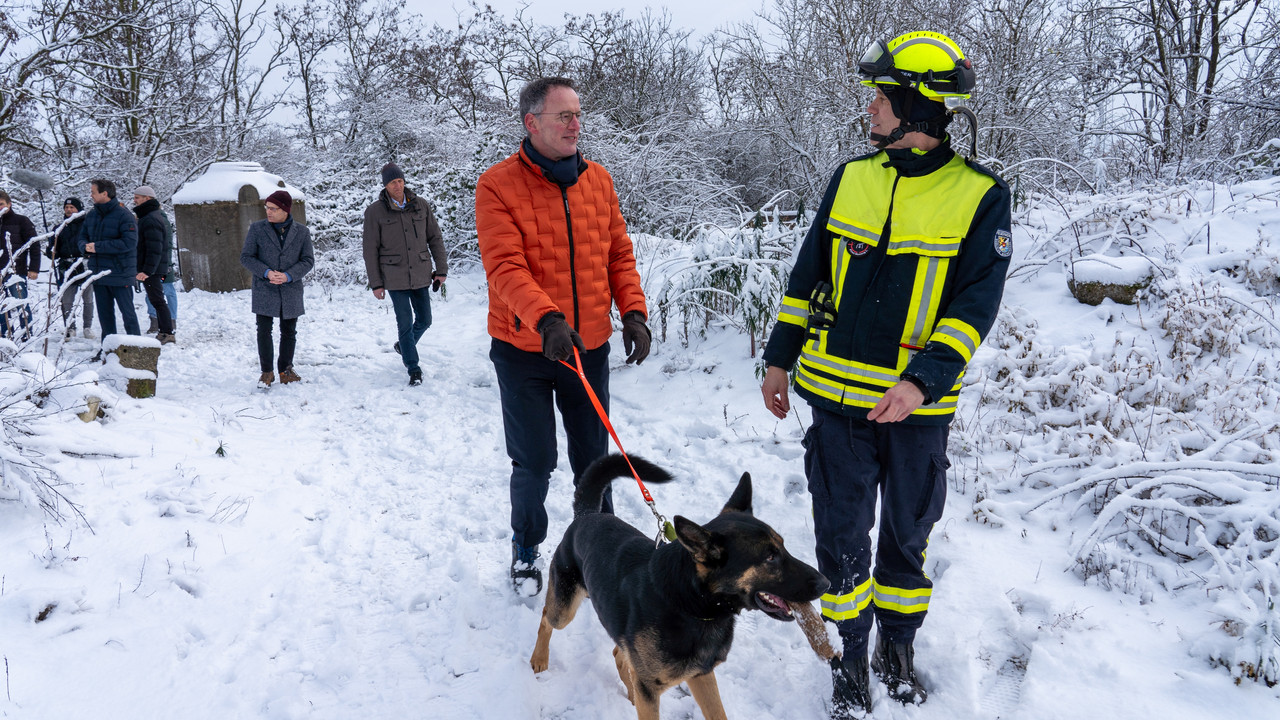 Ebling: Landes-Rettungshundestaffeln leisten unverzichtbare Hilfe | BKS ...